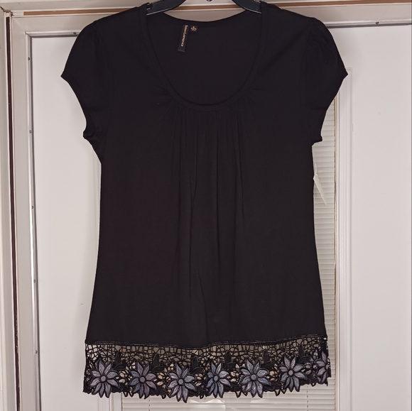 Susan Laurence | Tops | Susan Laurence Black Short Sleeve Top Size ...